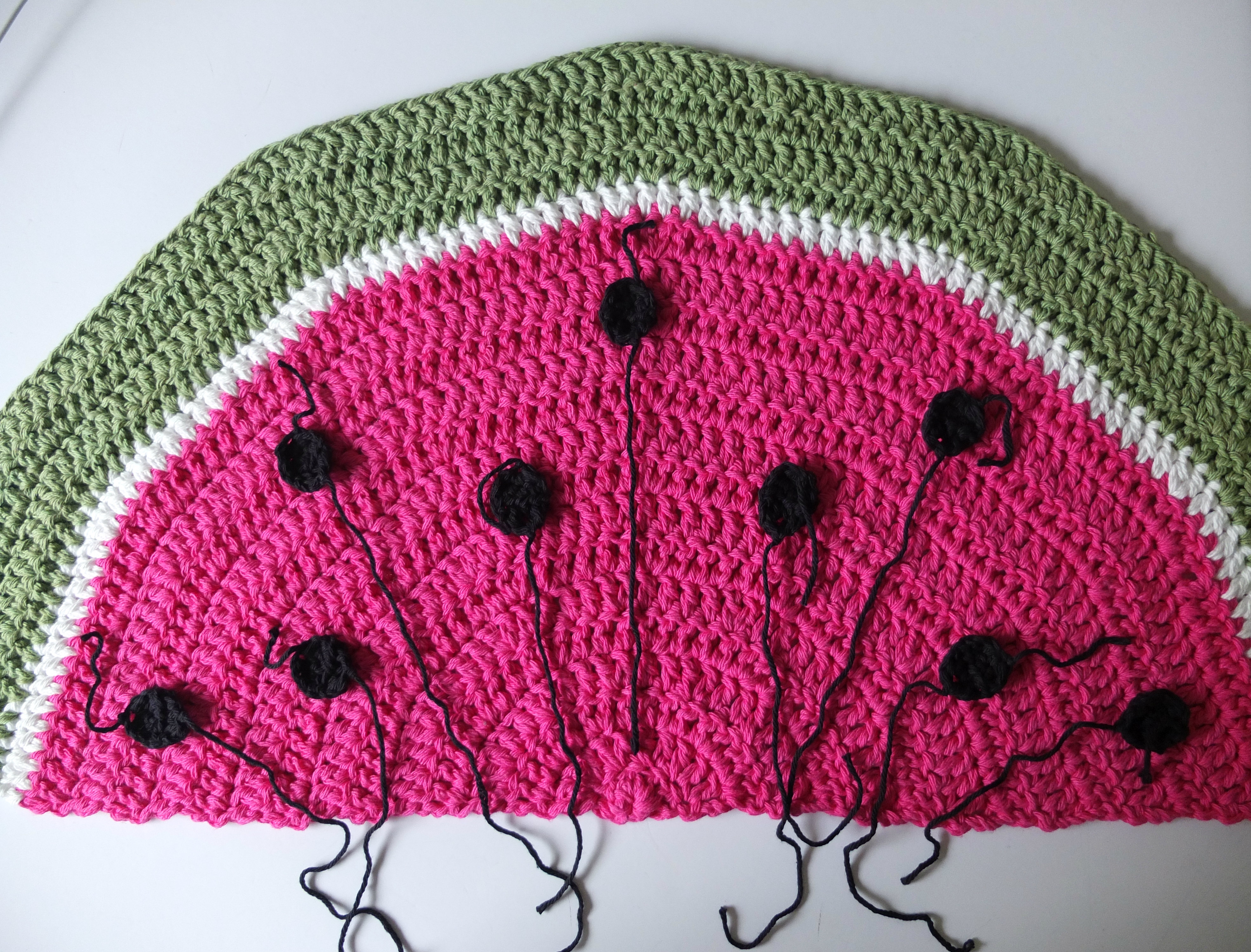 Half Circle Watermelon Rug Crochet Pattern - Sigoni Macaroni