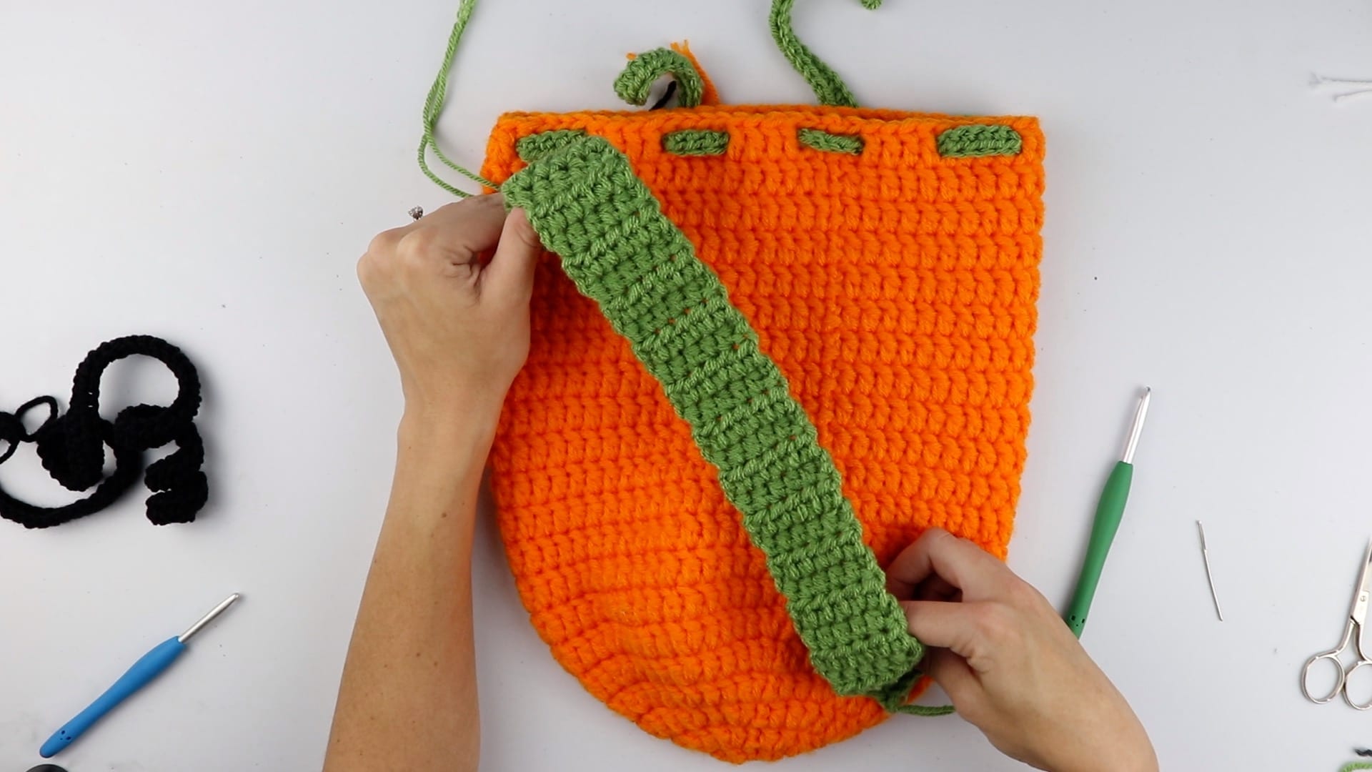 Crochet Pumpkin Drawstring Backpack | FREE Halloween Crochet Pattern ...