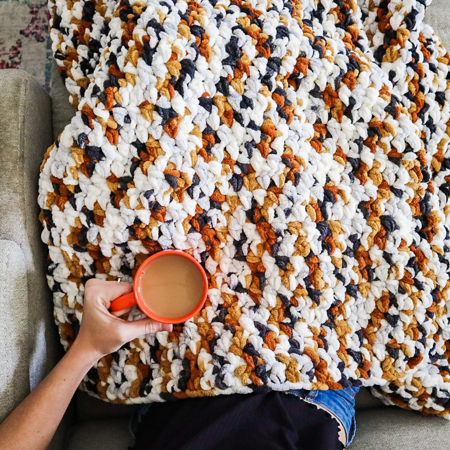 The Best Yarn for Crochet Blankets (FREE PATTERNS) - sigoni macaroni